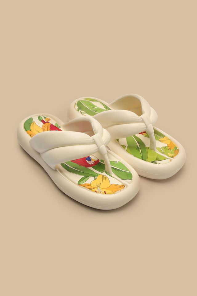 calçados: tênis, chinelos, sandálias e mais | FARM