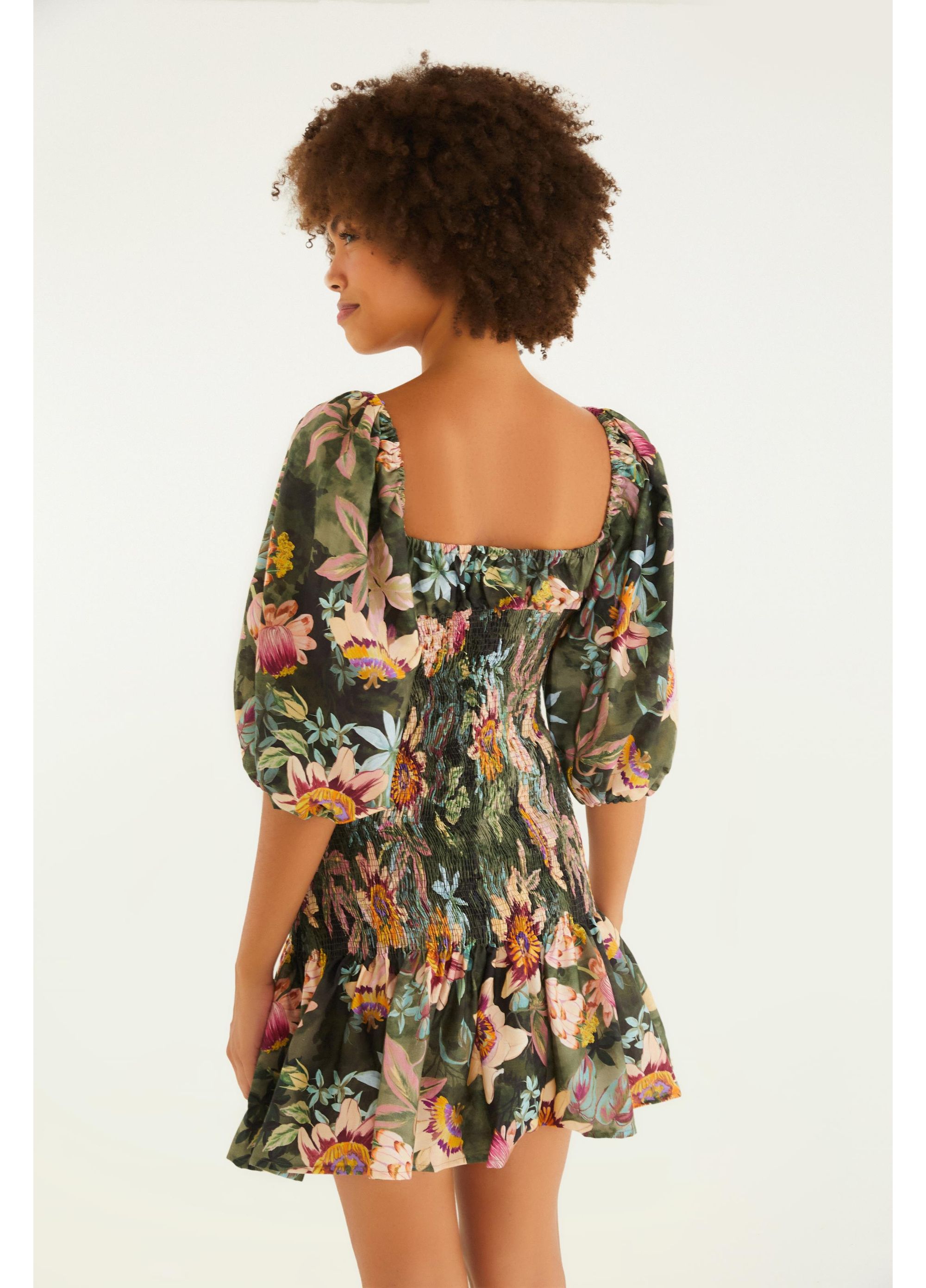 Vestido Curto Estampado Floral Gracioso