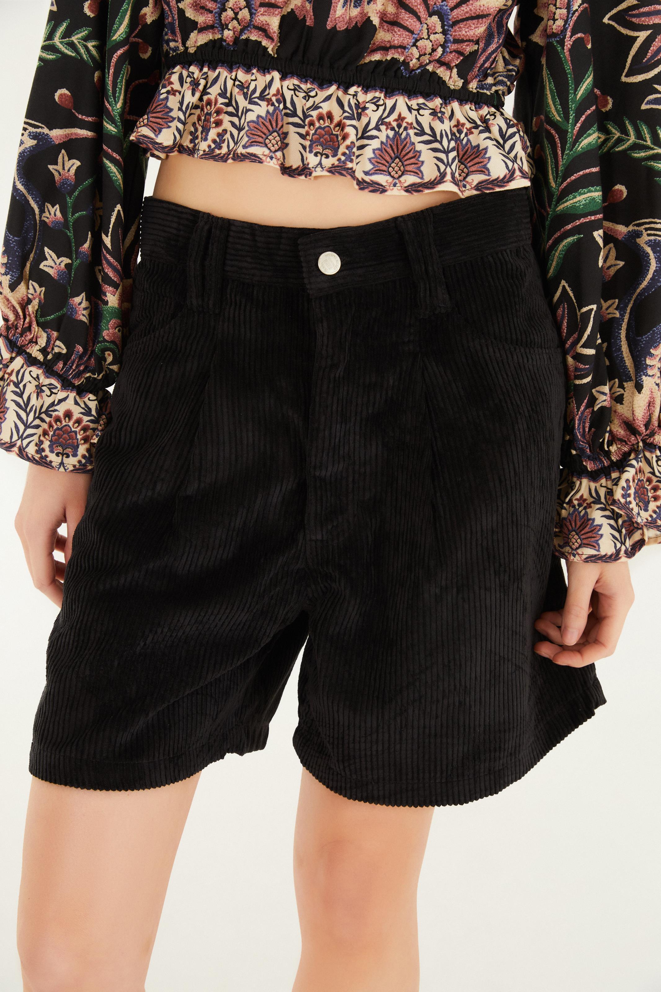 Bermuda Veludo Cotelê