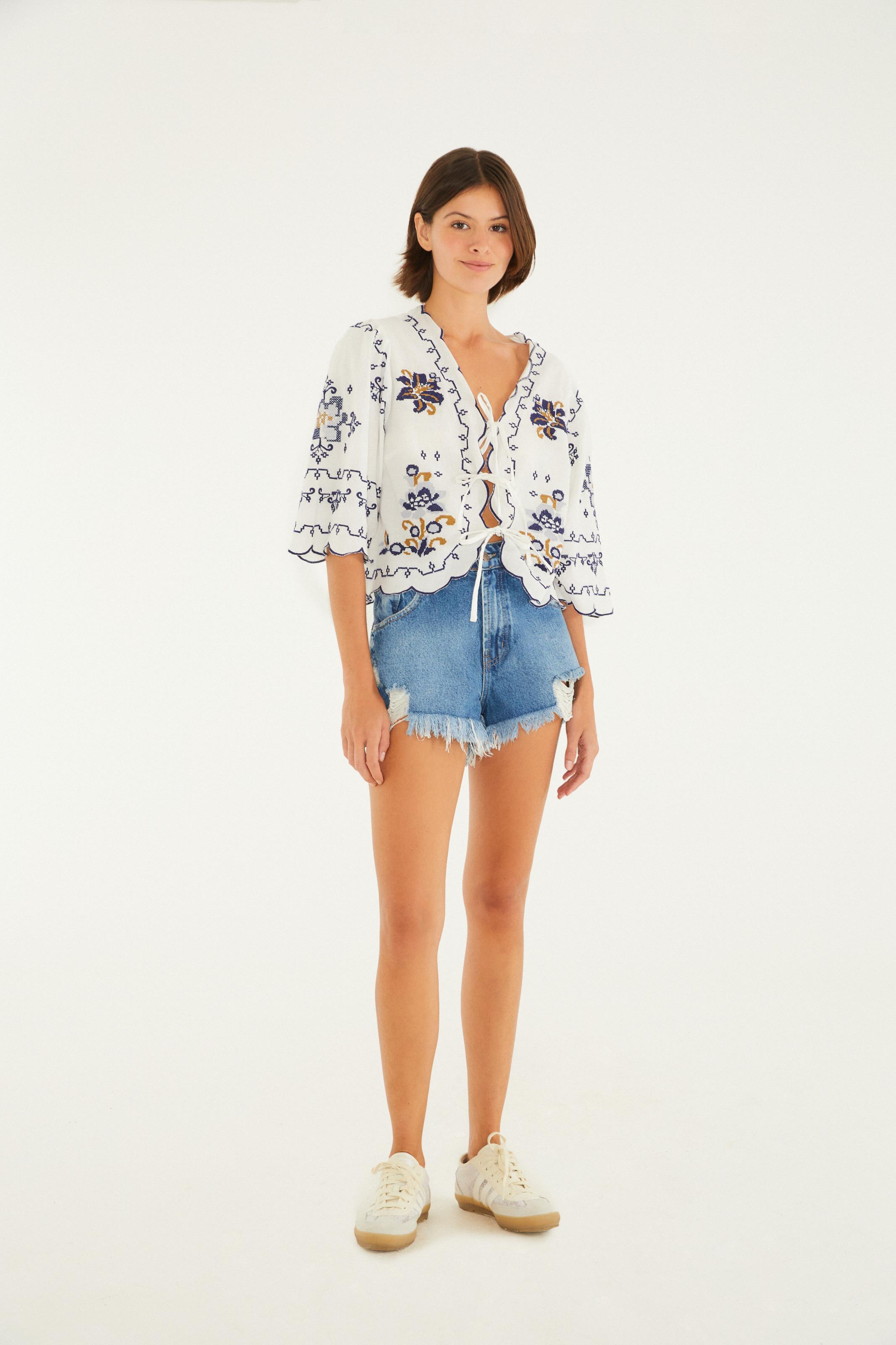 Short Jeans Baixo Desfiado Fenda